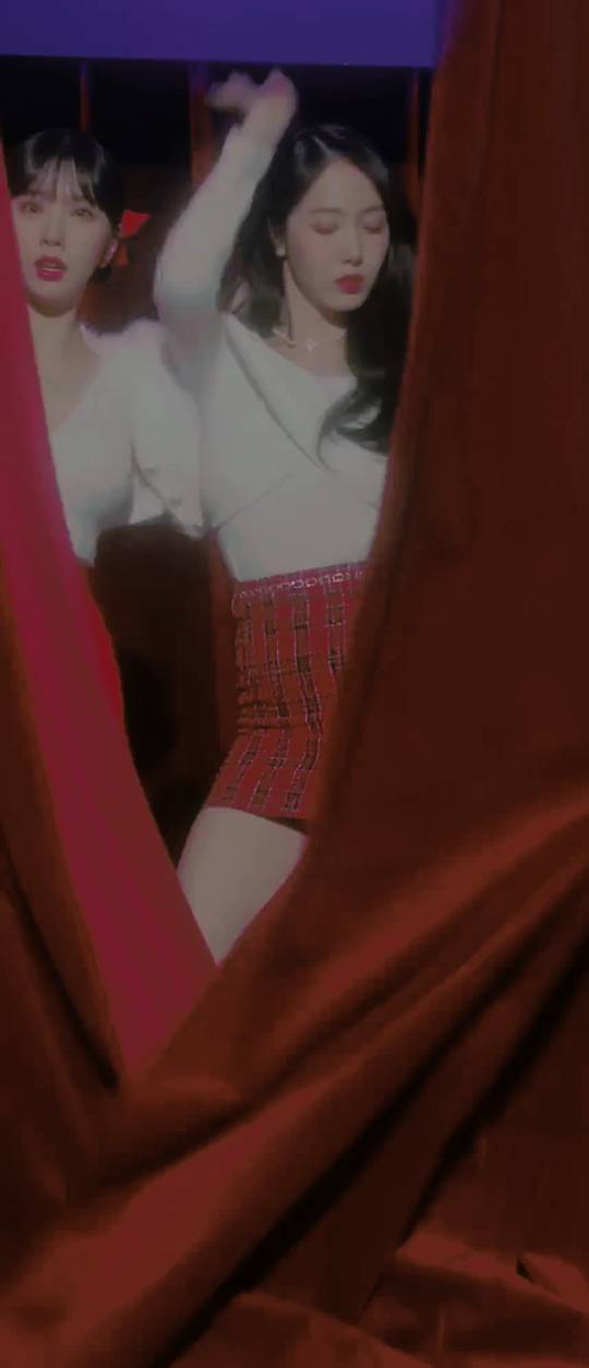 (VIVIZ) SINB | Scrolller