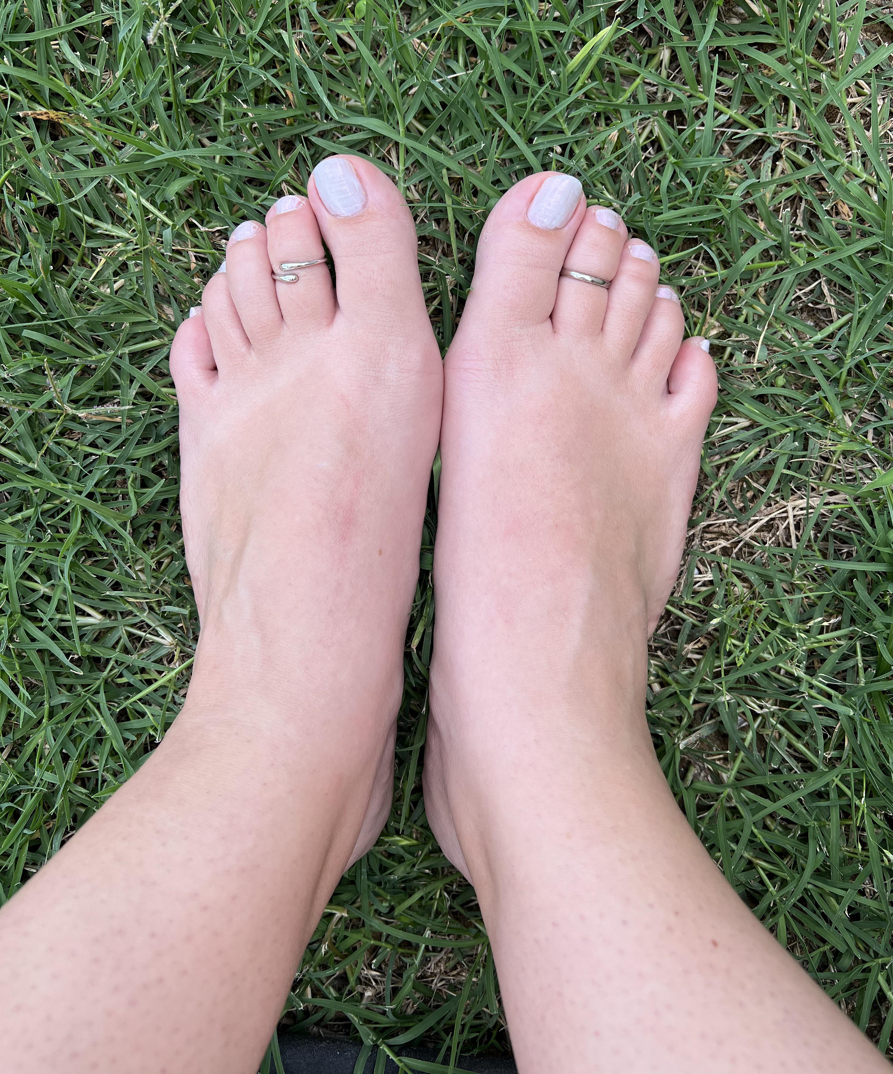 Waiting for a foot massage | Scrolller