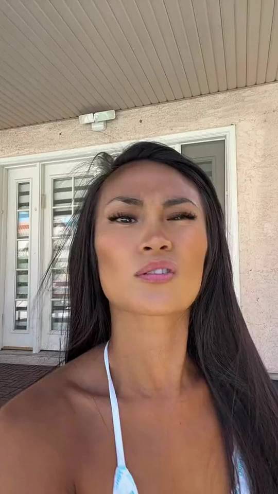 Waiting for smash hard😘 | Scrolller