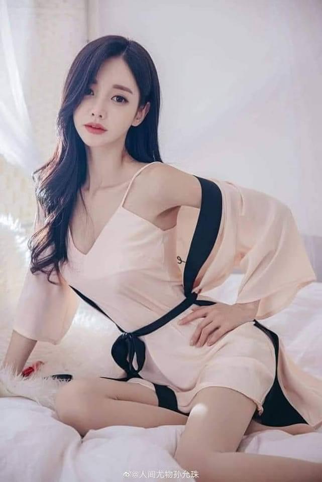 Waiting in Bed | Scrolller