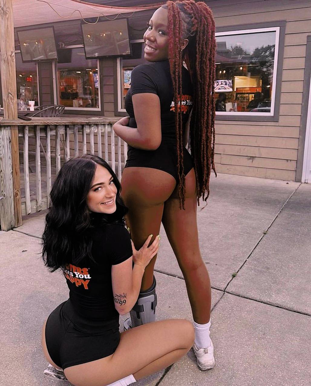 Waitress Alicia and Kyalie | Scrolller