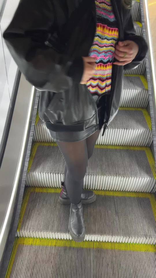 Wandering in central London | Scrolller