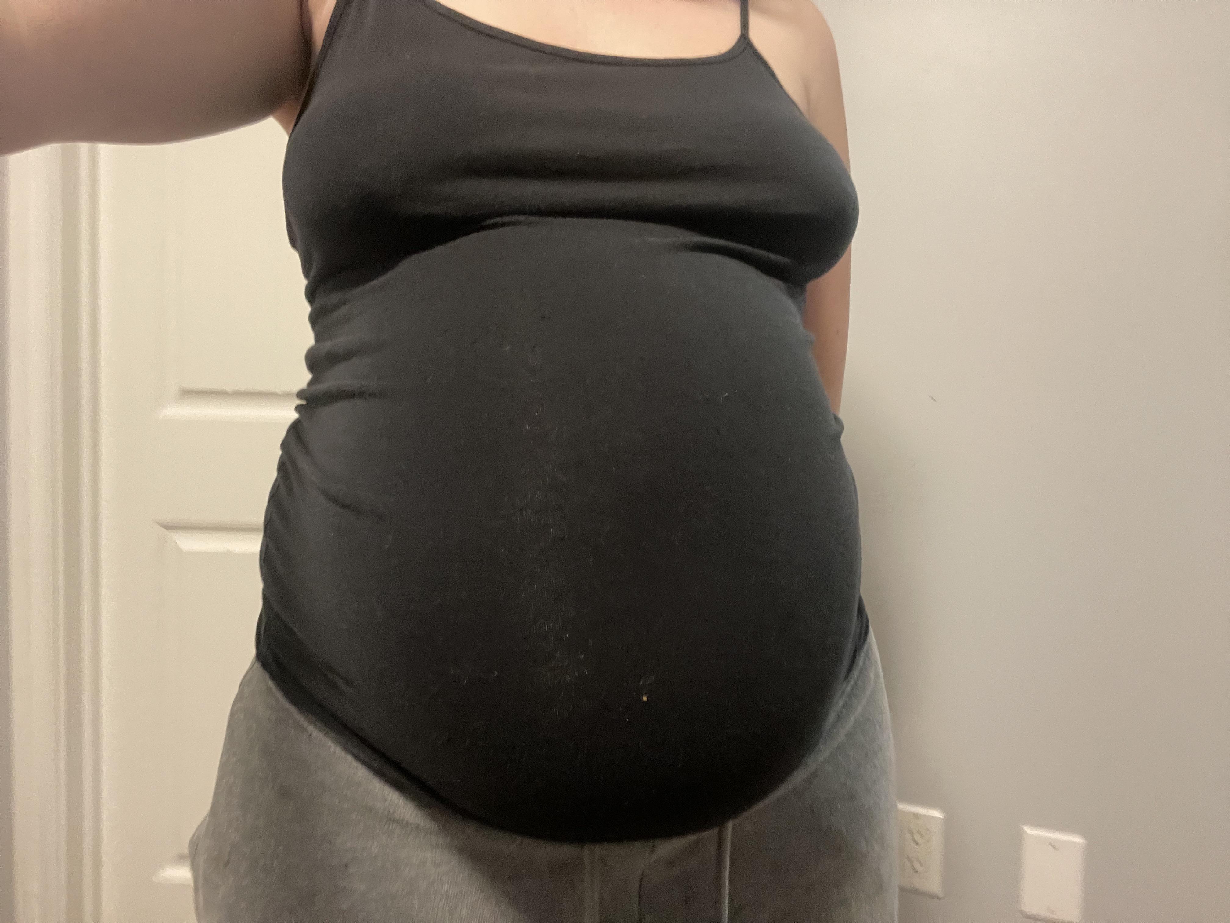 Wanna help me workout this bump | Scrolller