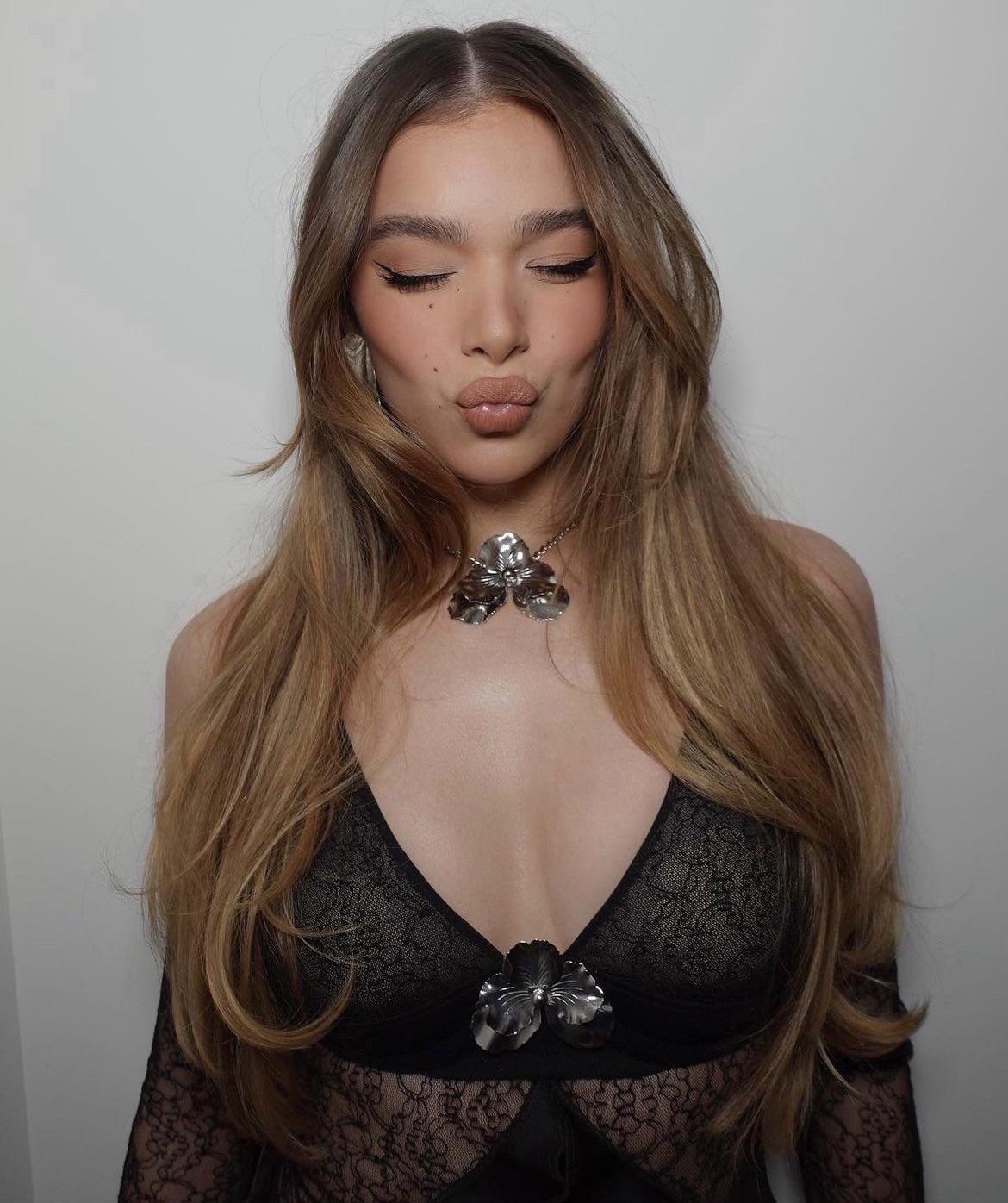 Wanna watch some Hailee deepfakes together in RAVE and jerk off?-DM me 🤤 | Scrolller
