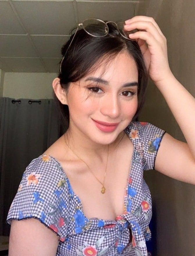 Wanting attention. | Scrolller