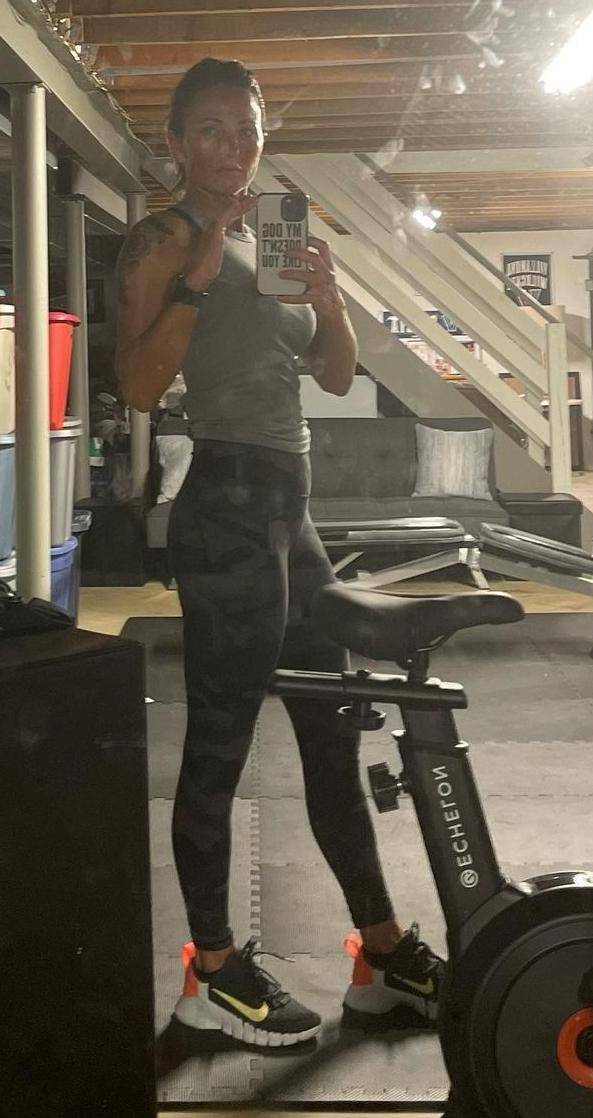 What did ya think of my workout outfit today? | Scrolller