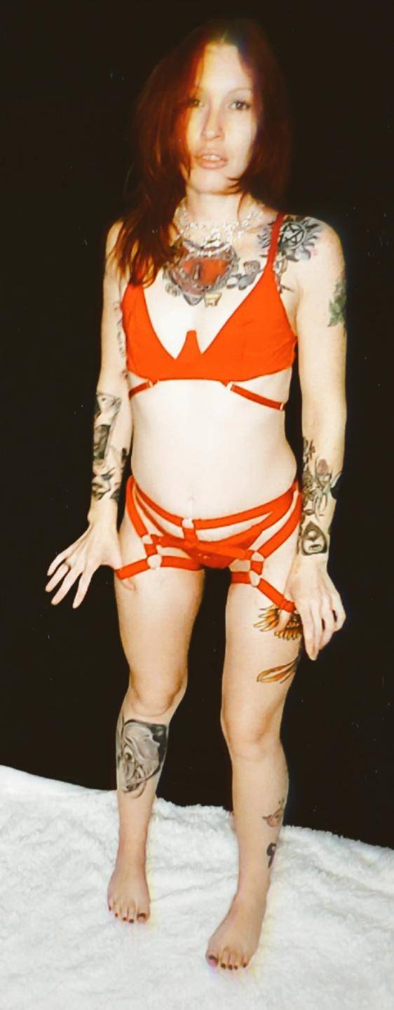 what do you think of this red set? | Scrolller