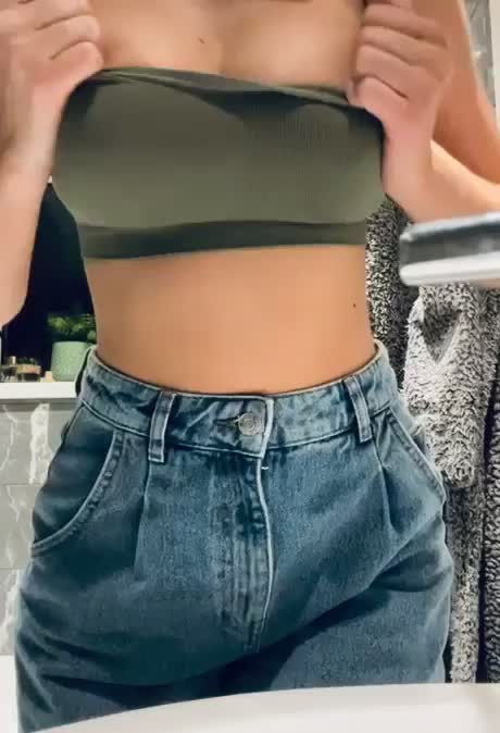 Will you pump your nuts inside my 18 year old pussy? | Scrolller