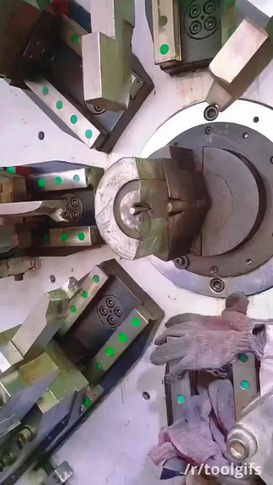 Wire Bending | Scrolller