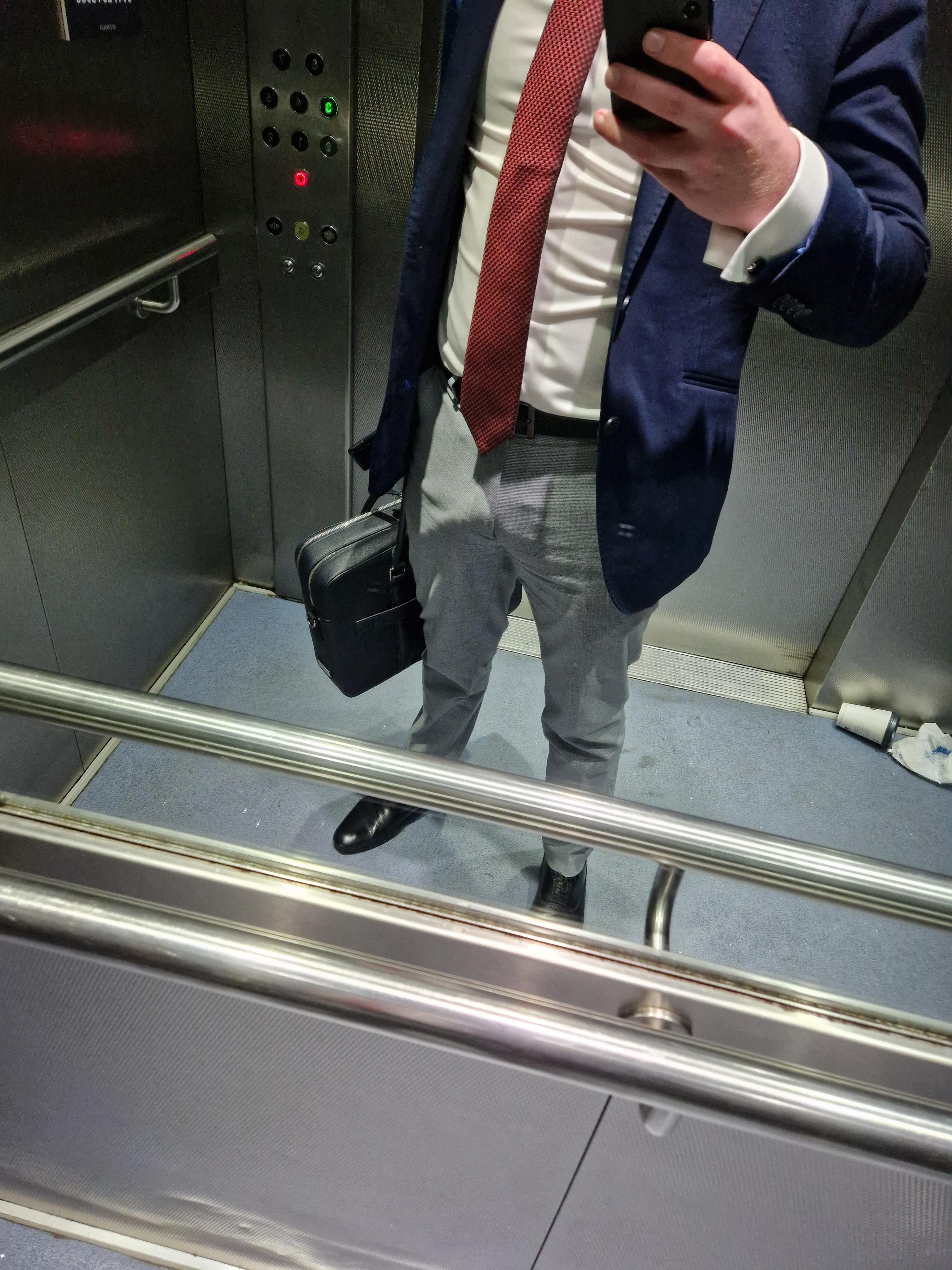 Working hard or hardly working! | Scrolller