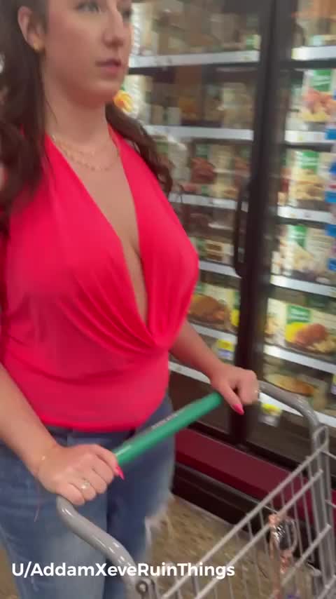 Would you approach me at the grocery store? | Scrolller