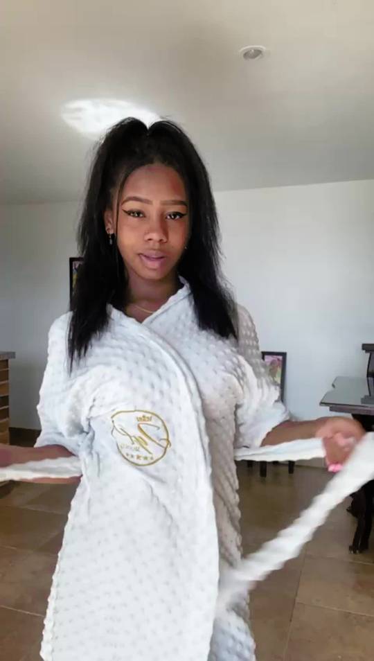 Put my whole body in your mouth | Scrolller