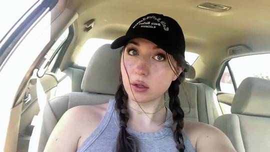 would you give a cute femboy road head? 😳 | Scrolller