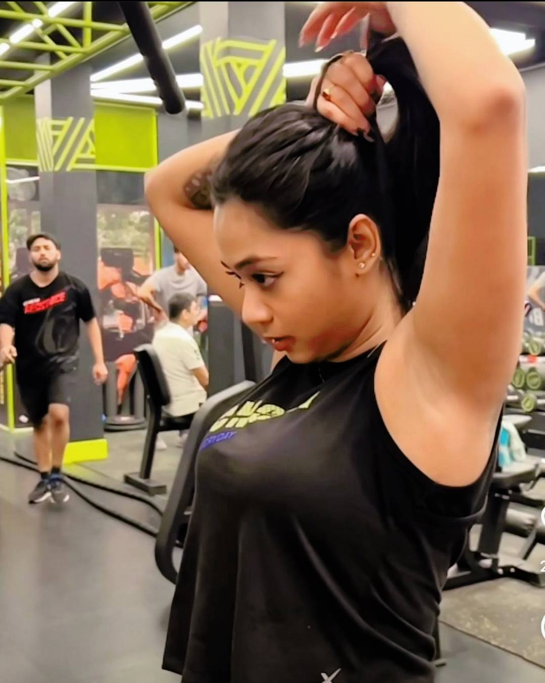 would you lick her pits clean? | Scrolller