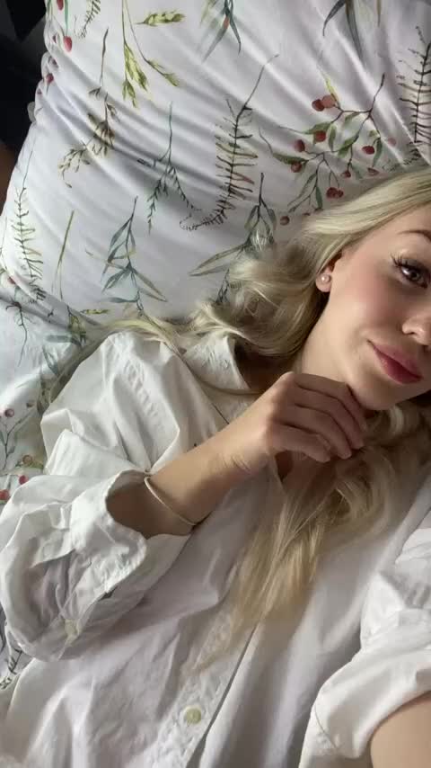 Would you taste my strawberry slit? | Scrolller