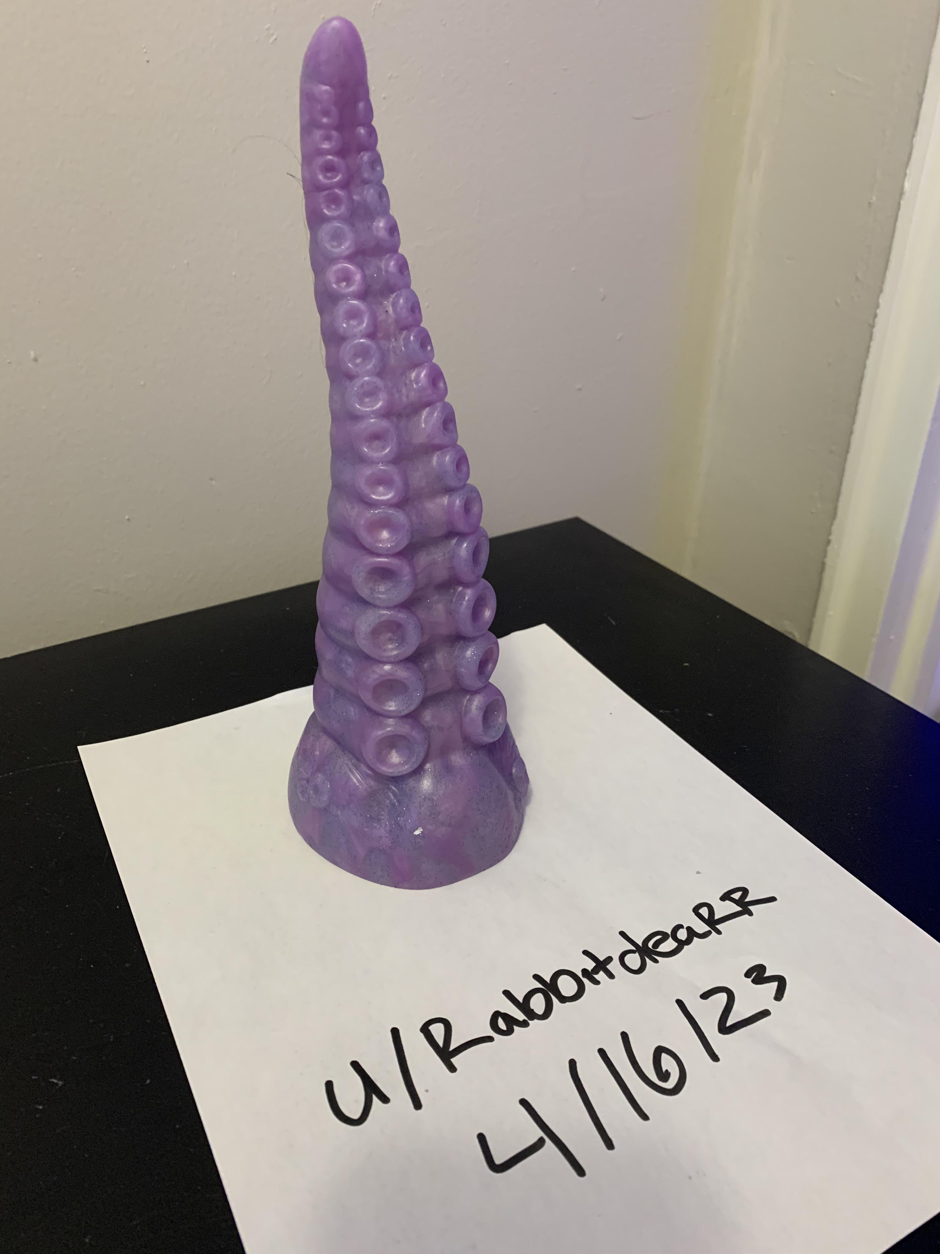 WTS Bad Dragon medium/medium Ika w/ SC | Scrolller