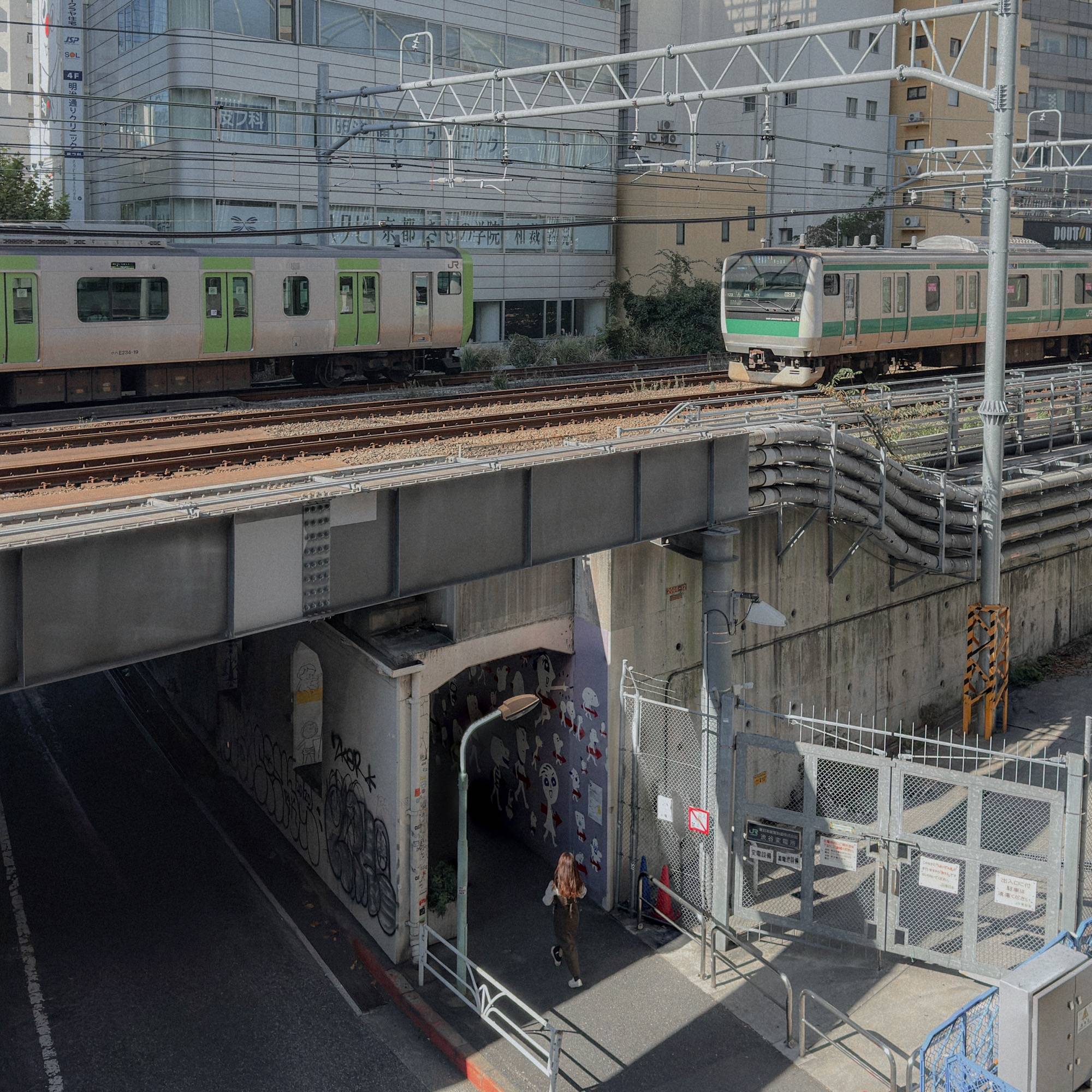 Yamanote Crossing | Scrolller