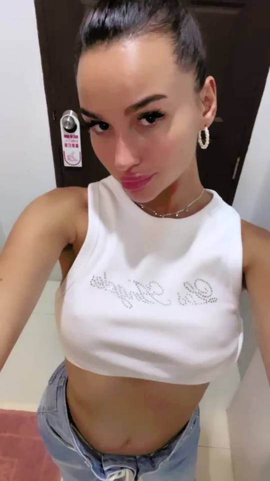 You can squeeze both | Scrolller