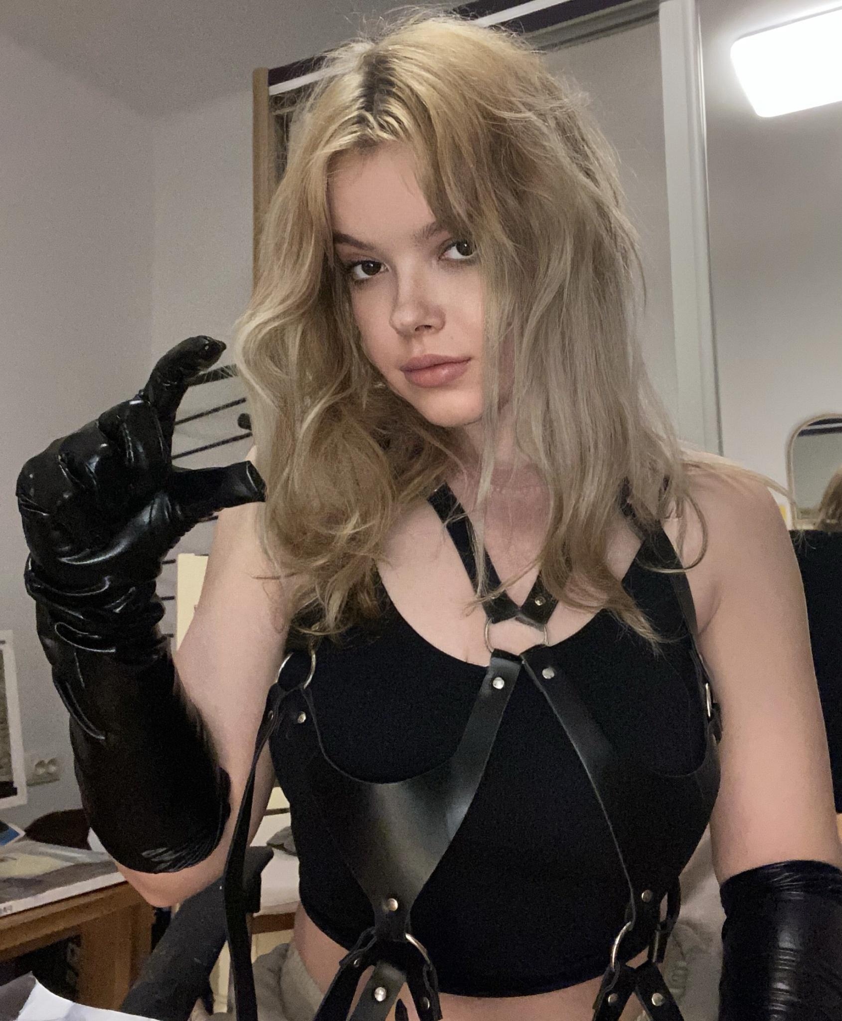 Your dick is soo small | Scrolller