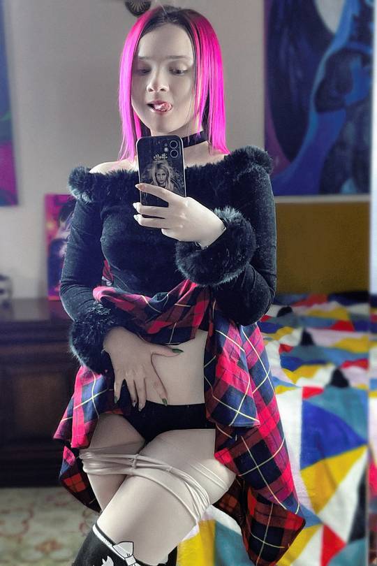 Your metal girl can be very lustful | Scrolller