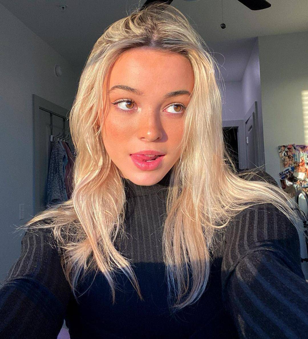 Your step sis Livy drains you in the best way, pegging (assplay, mommy Dom, deepthroat,) [M ...