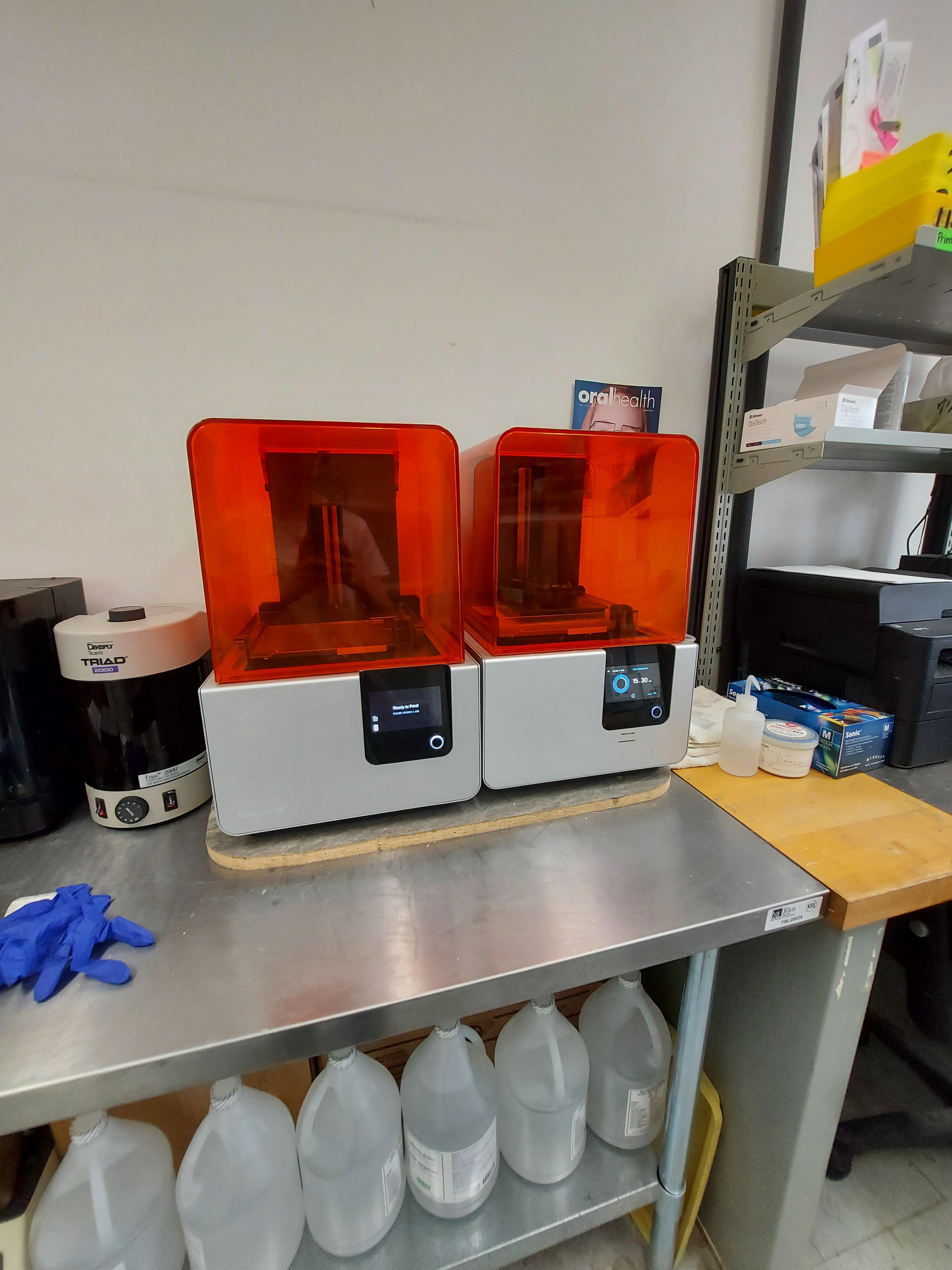 1/2 printers working away 🦷 | Scrolller