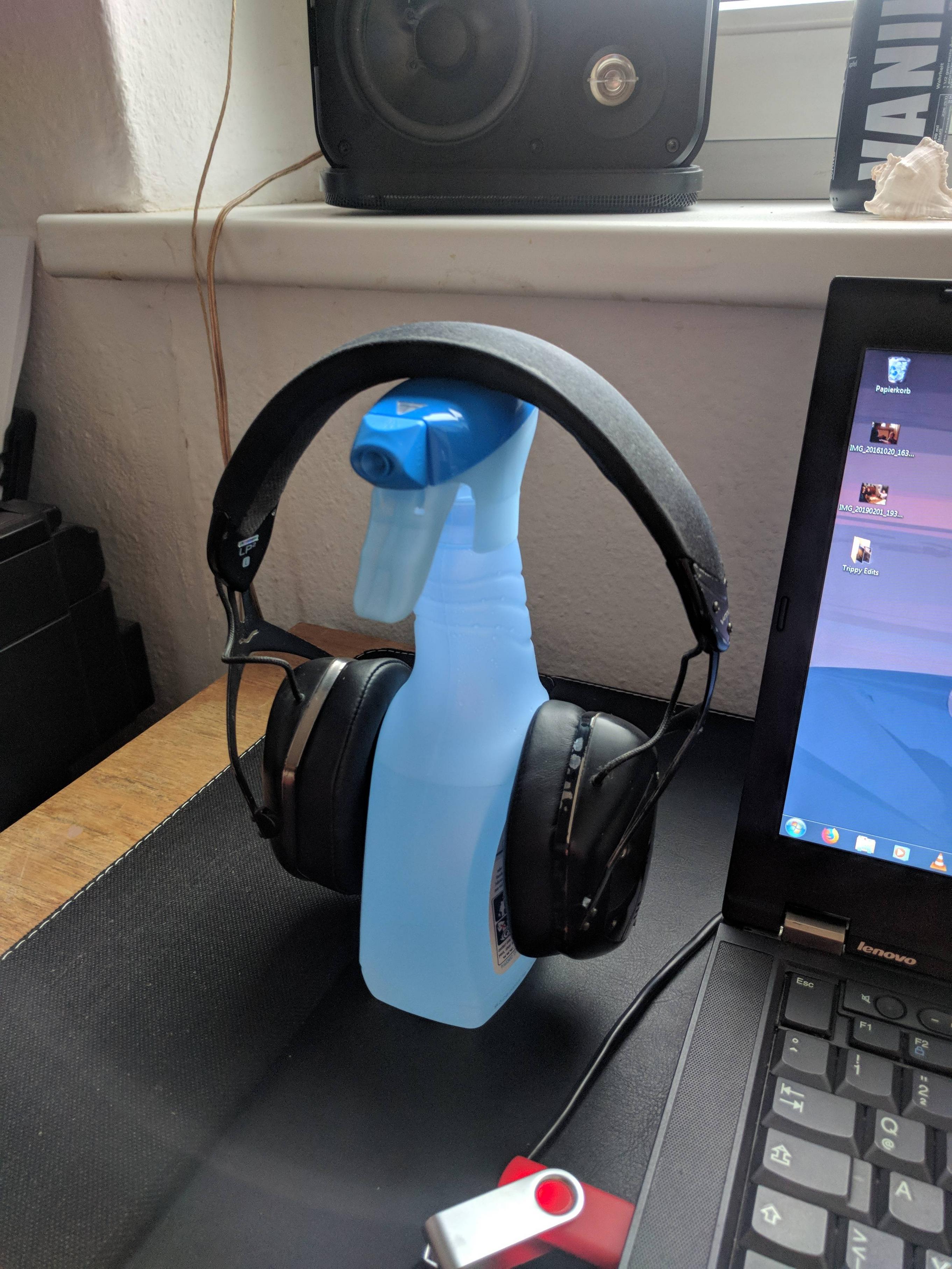 $100 for a headphone stand? Nah man | Scrolller