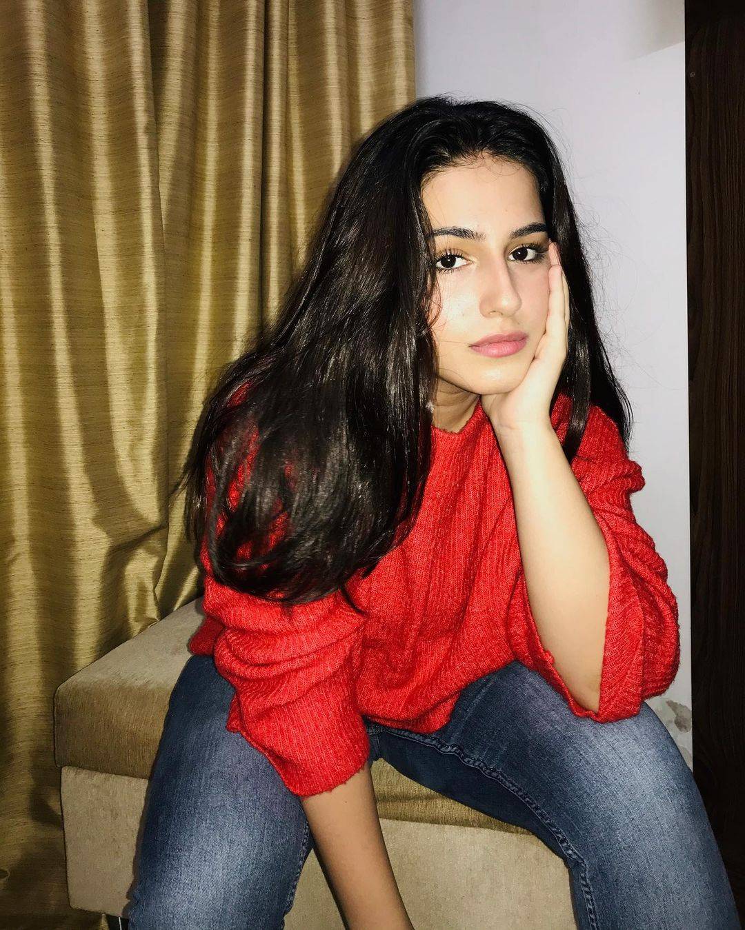 [15F] curious | Scrolller