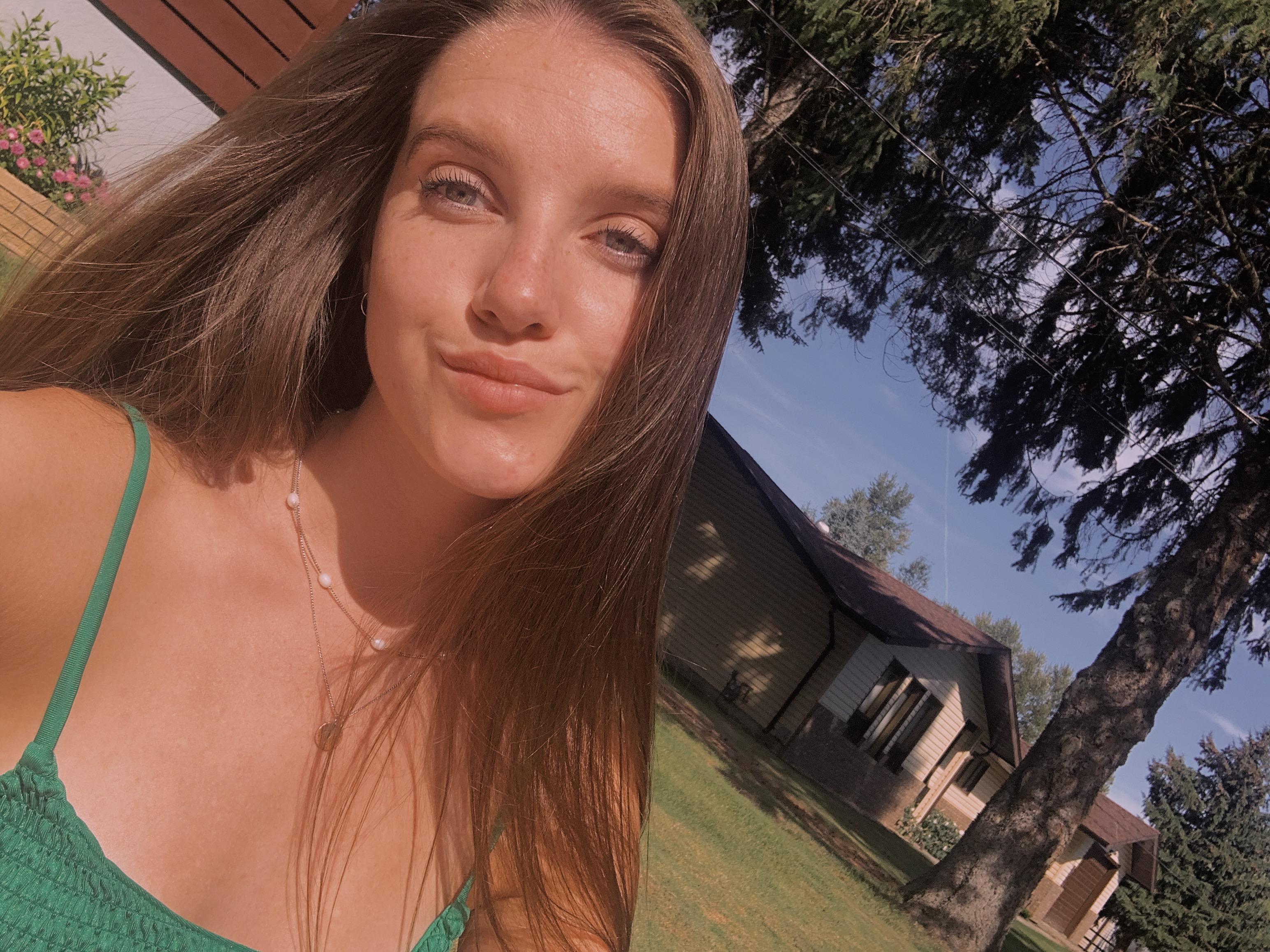 15F got some sun today 😁🌞🌻 | Scrolller