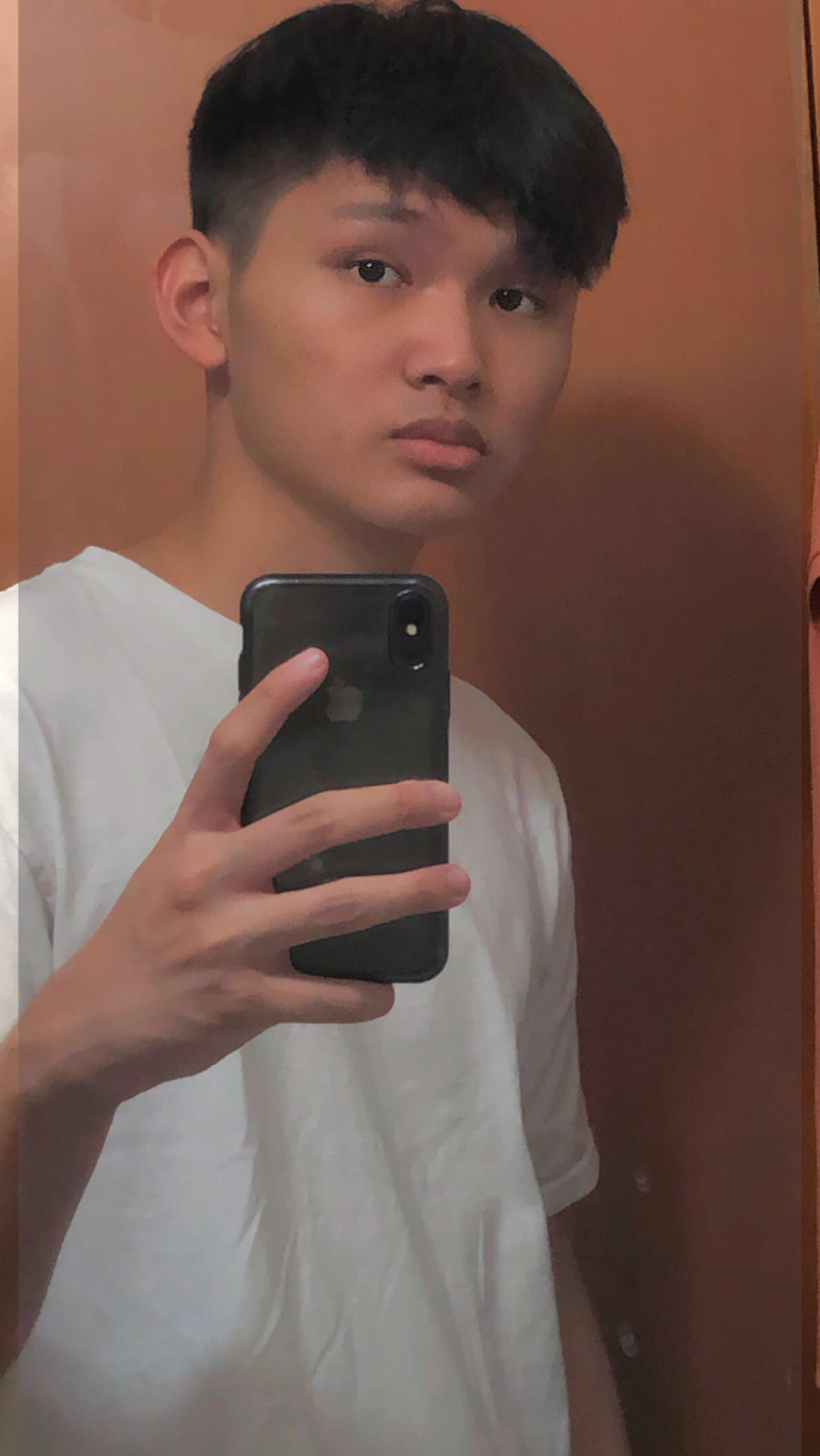 fashion advice (very desperately) needed😭 | Scrolller