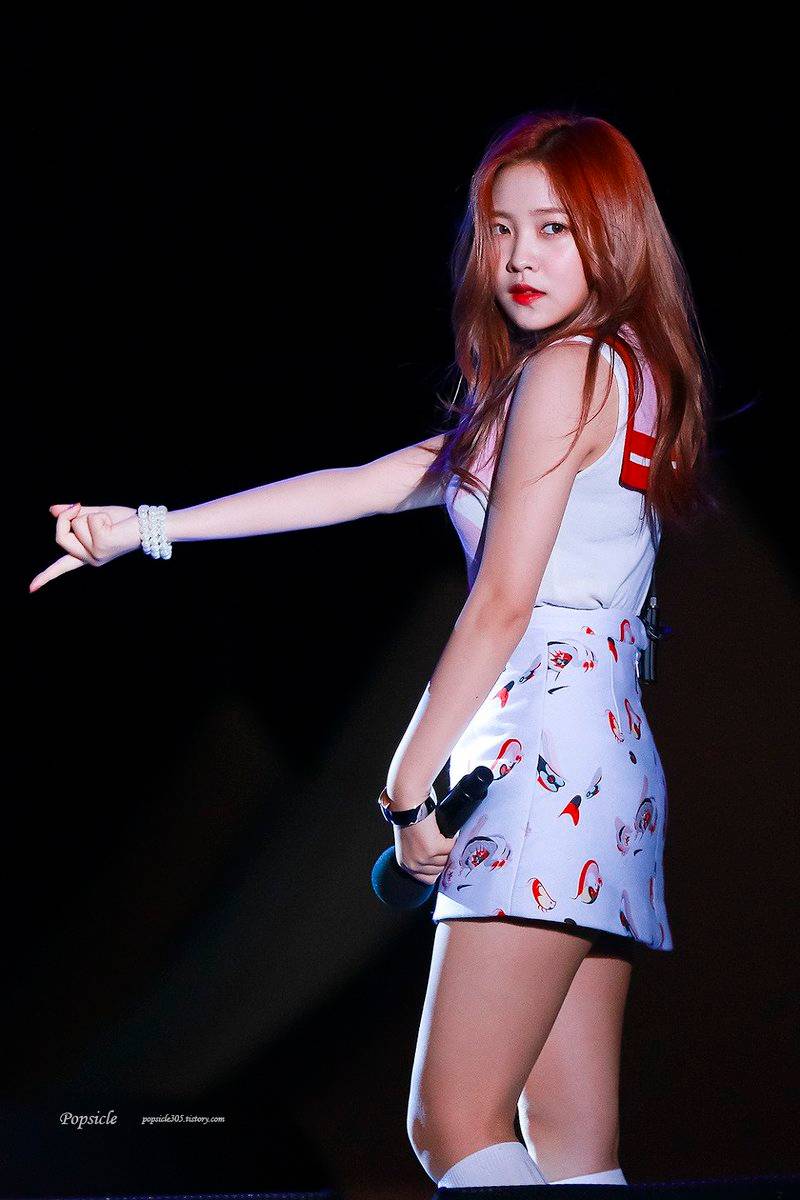 161008 Yeri | Scrolller