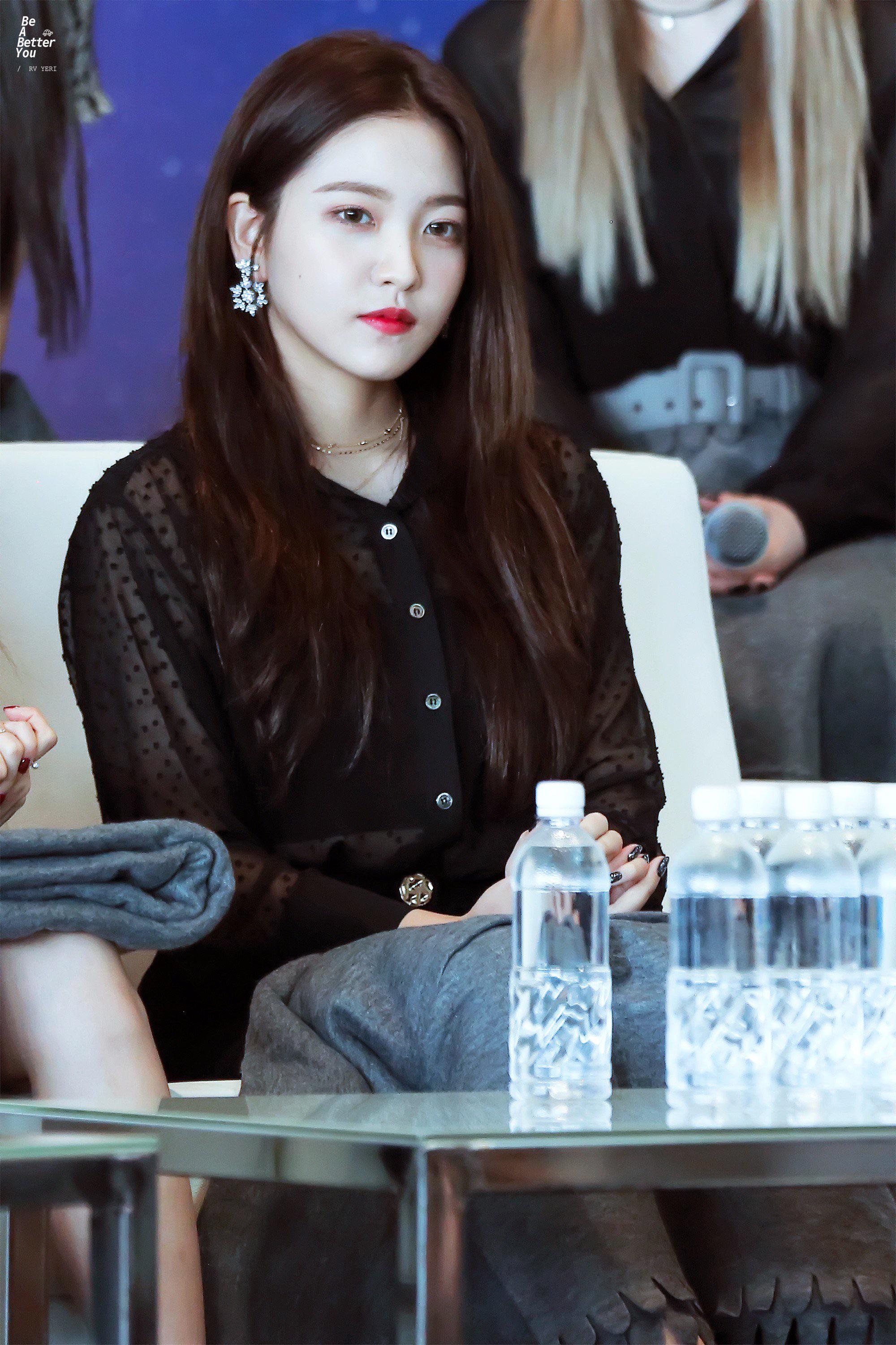 171124 Yeri | Scrolller