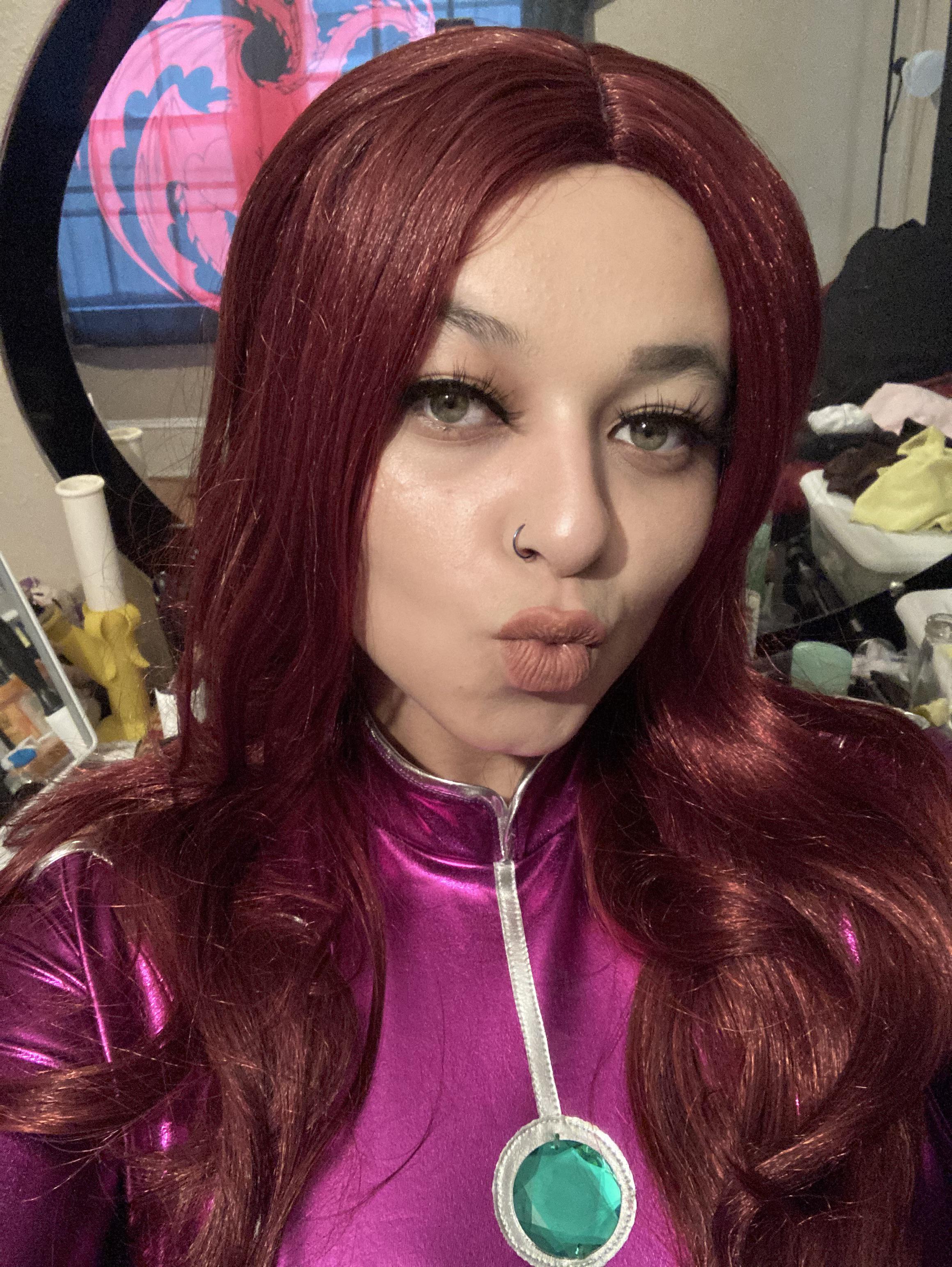 [18+] All hail the princess of Tamaran 🔥 | Scrolller