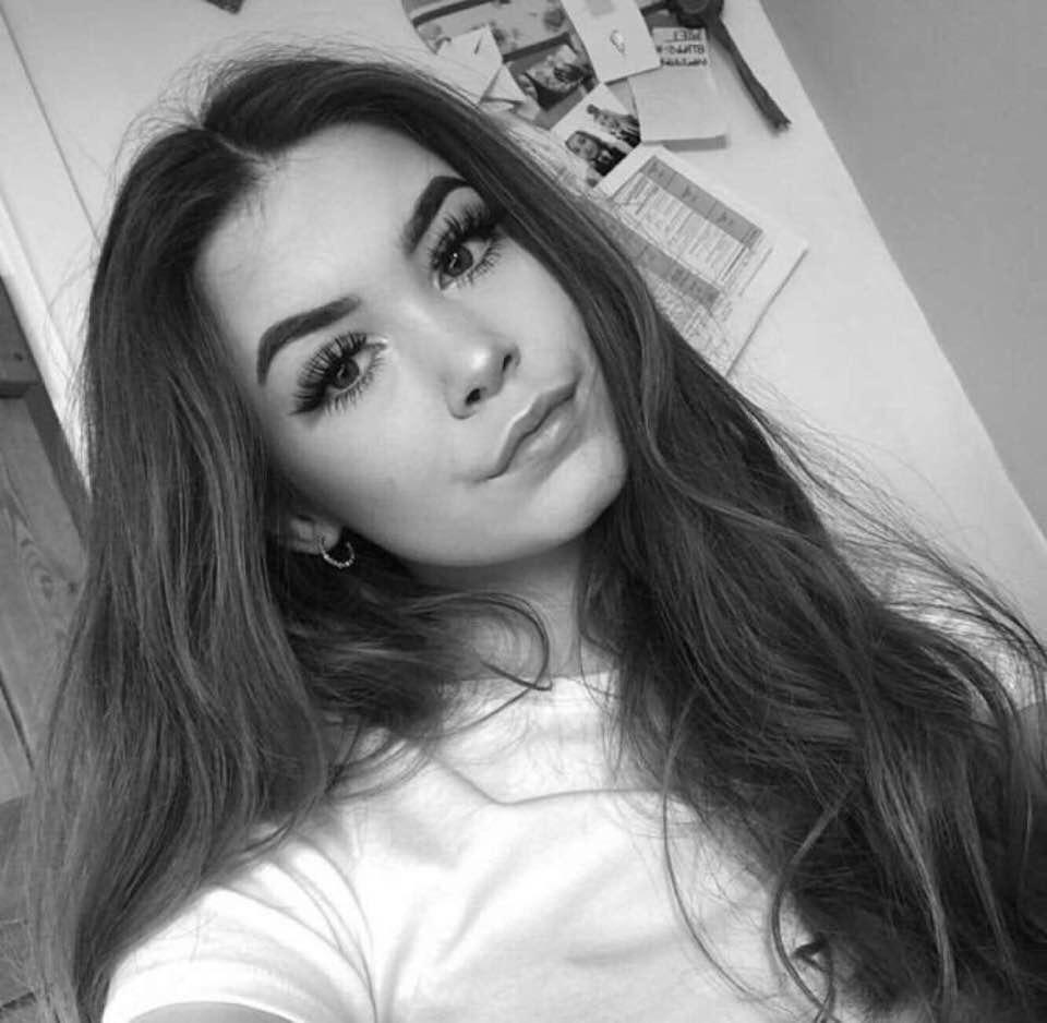 18 Yr Old English White Cuck Here Looking For A Mean Strict And Dominant Bull To Make Me