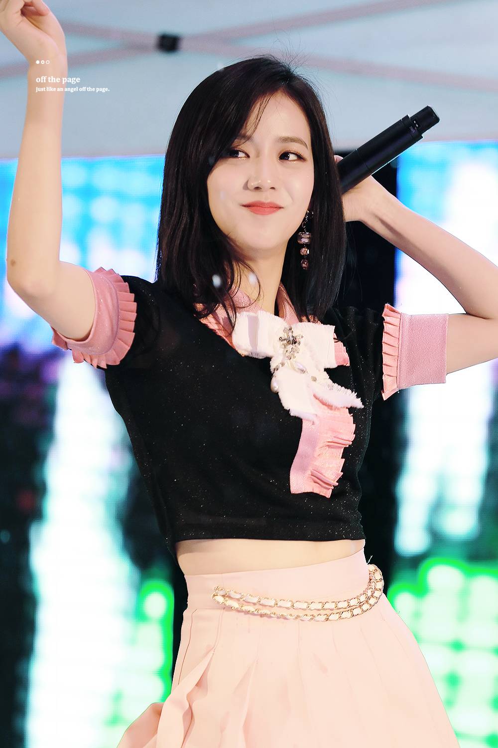 180517 Jisoo | Scrolller