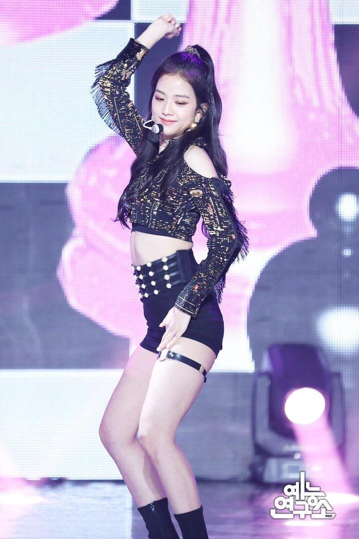 180714 Jisoo | Scrolller