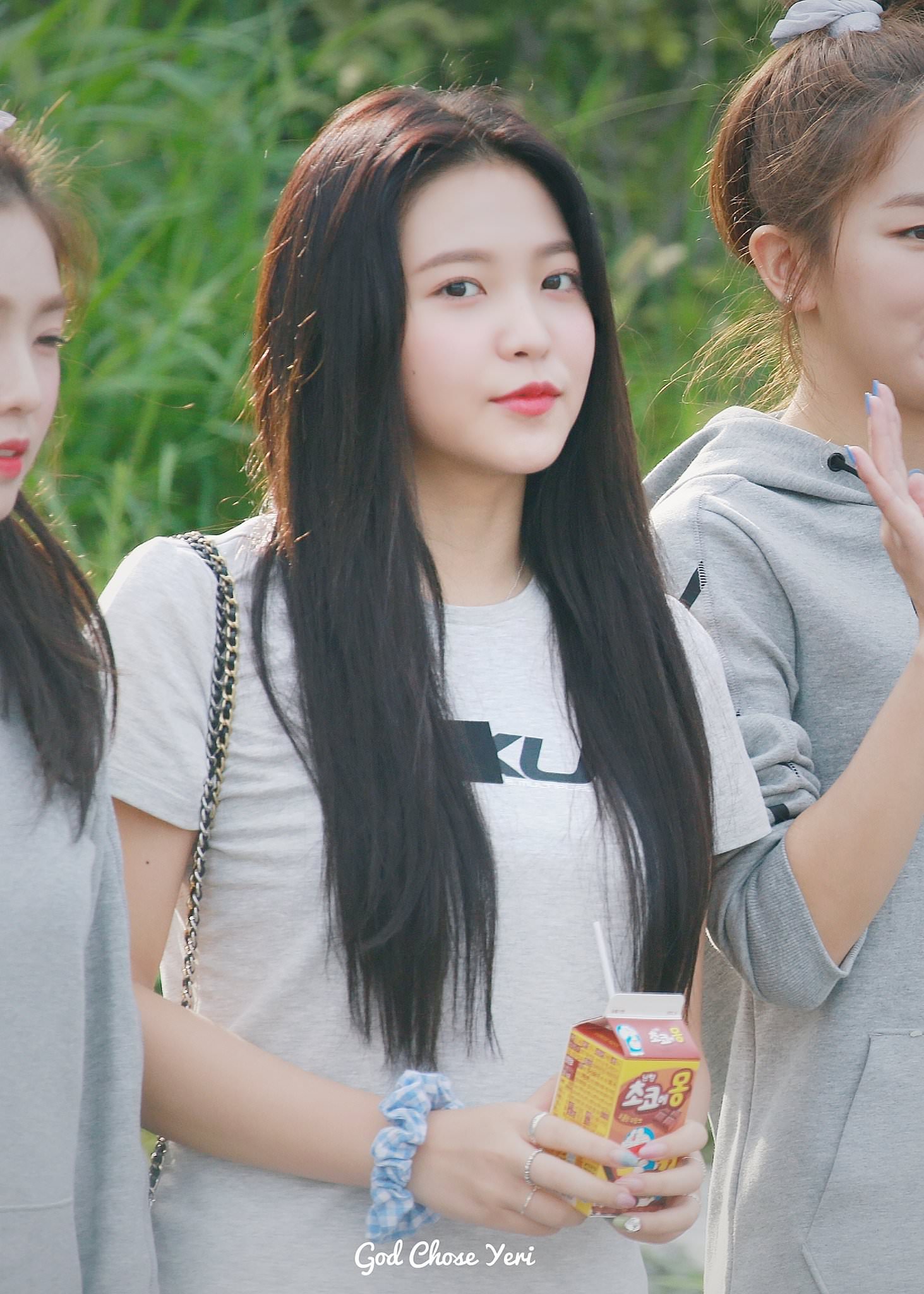 180820 Yeri | Scrolller