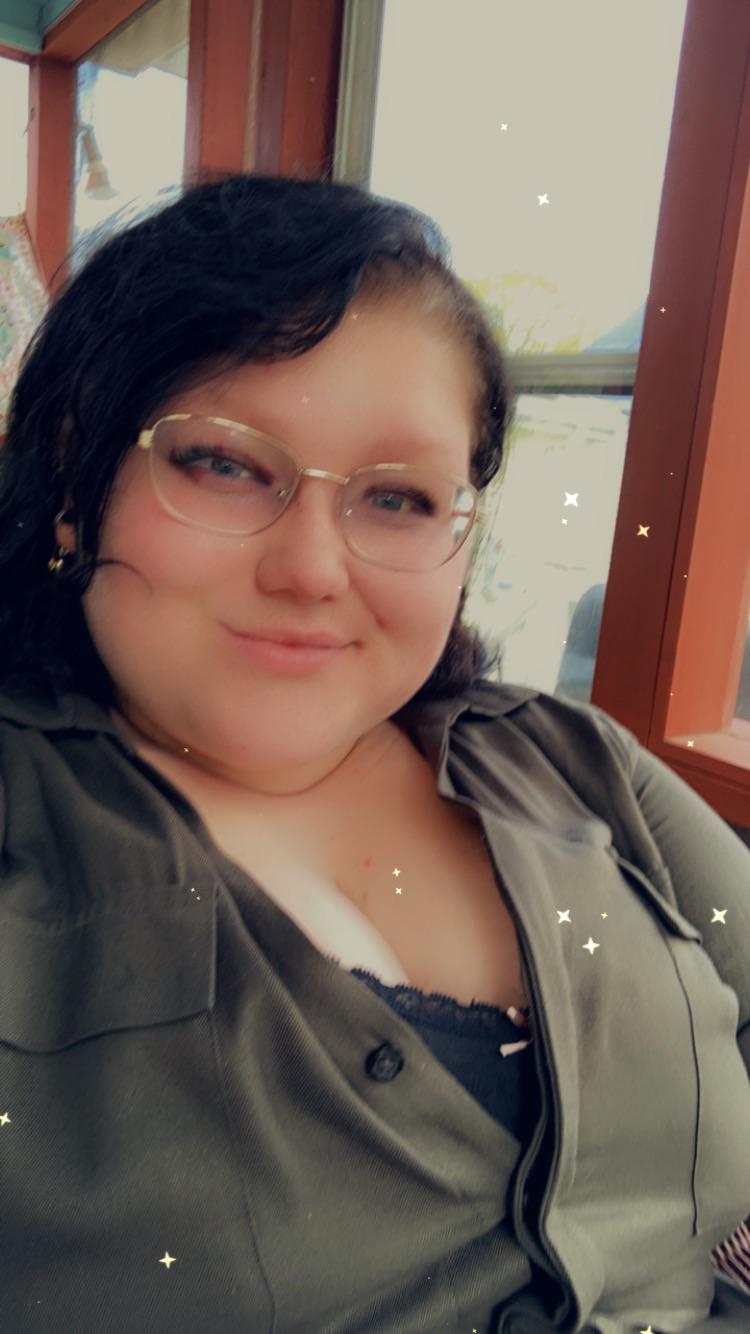 (18F, high school senior) just a little cleavage but boobies nonetheless :) | Scrolller