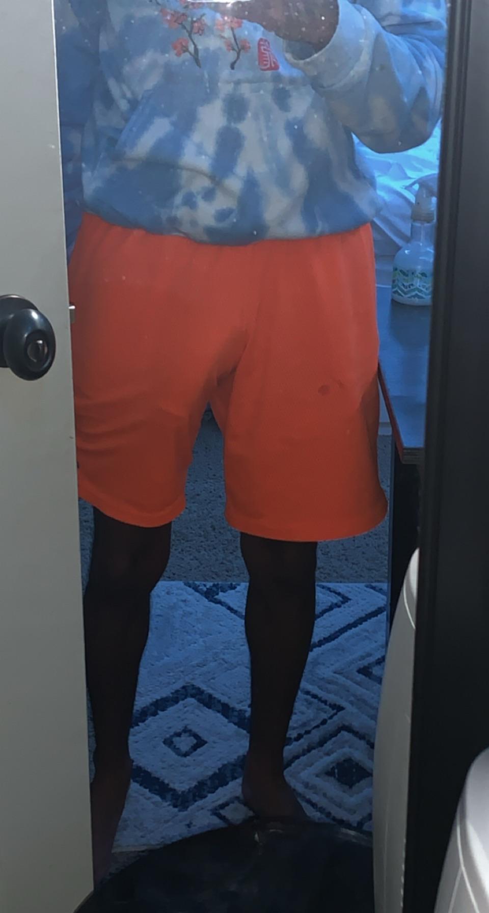 19 and bored | Scrolller