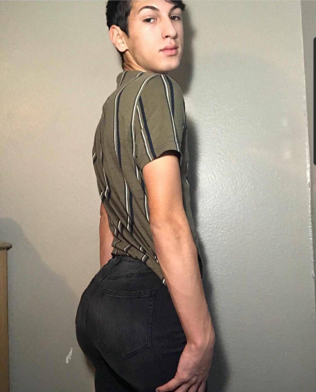 [19] cute twink on OnlyFan | Scrolller