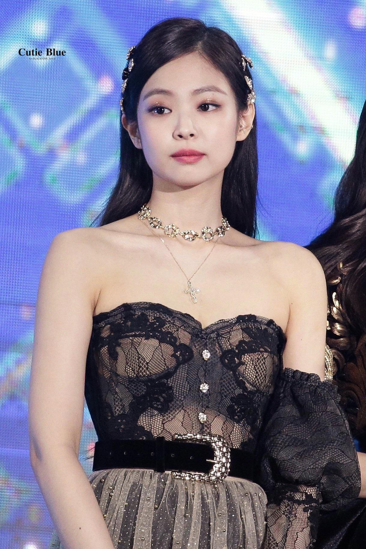 190105 Jennie | Scrolller