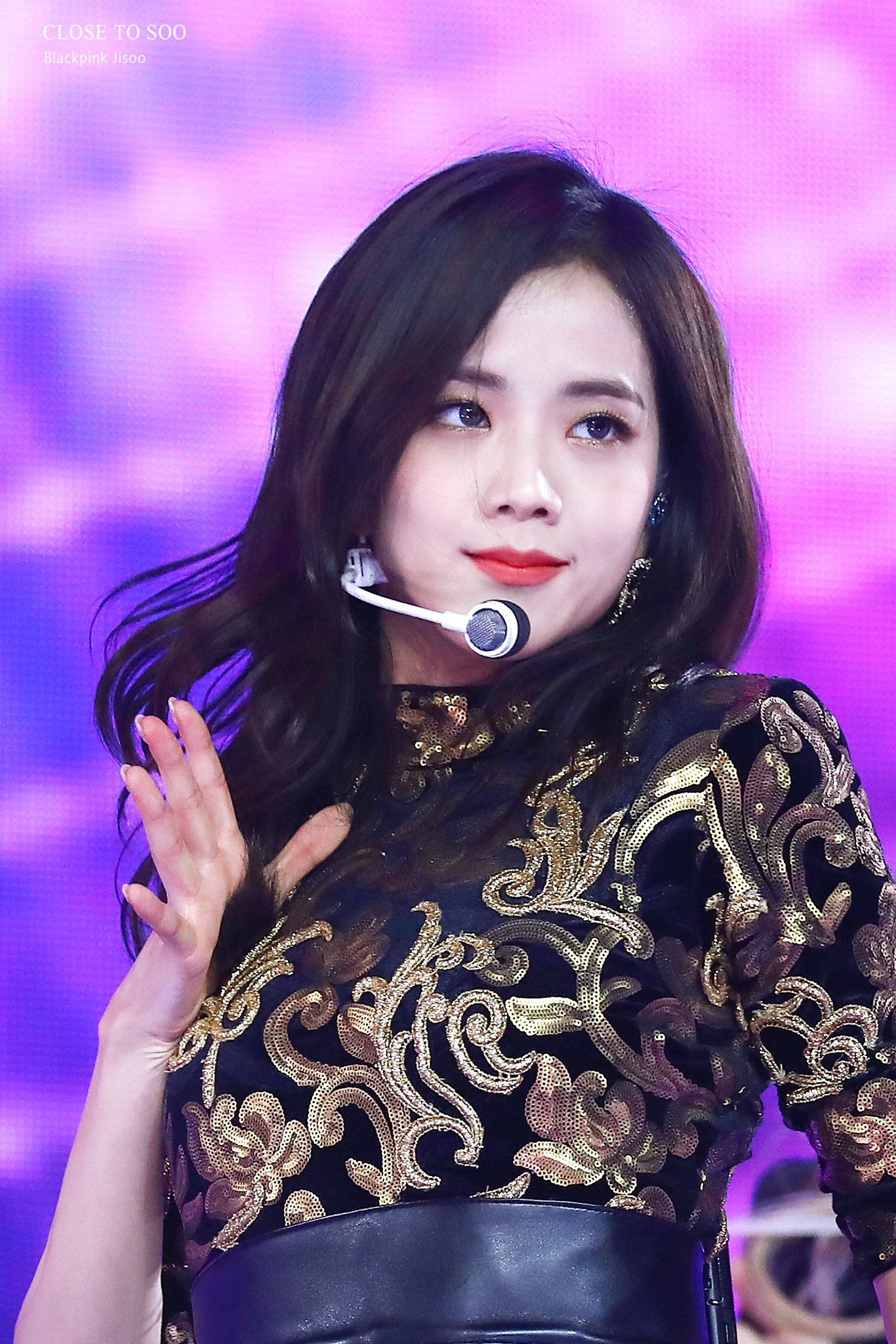 190105 Jisoo | Scrolller