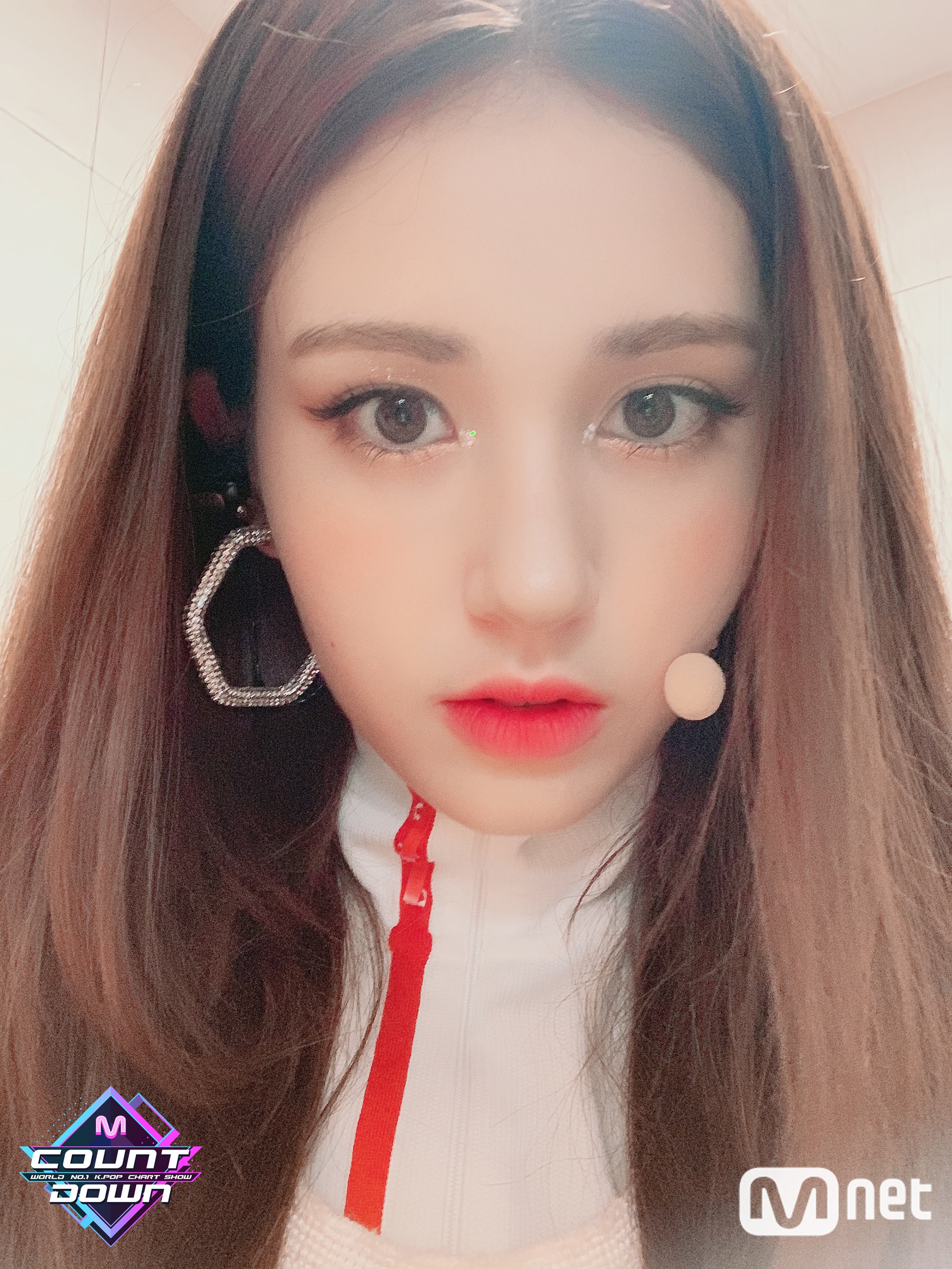 190619 - Somi @ MCountdown | Scrolller