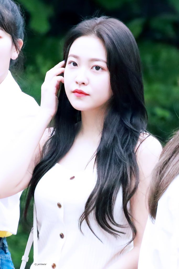 190621 Yeri | Scrolller