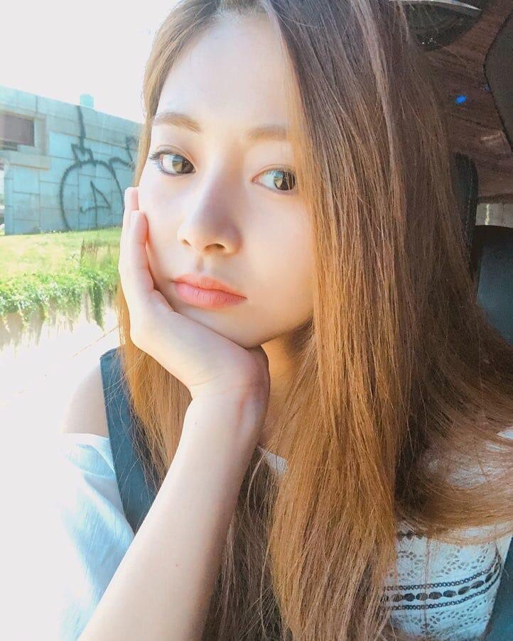 190725 Tzuyu Selca | Scrolller