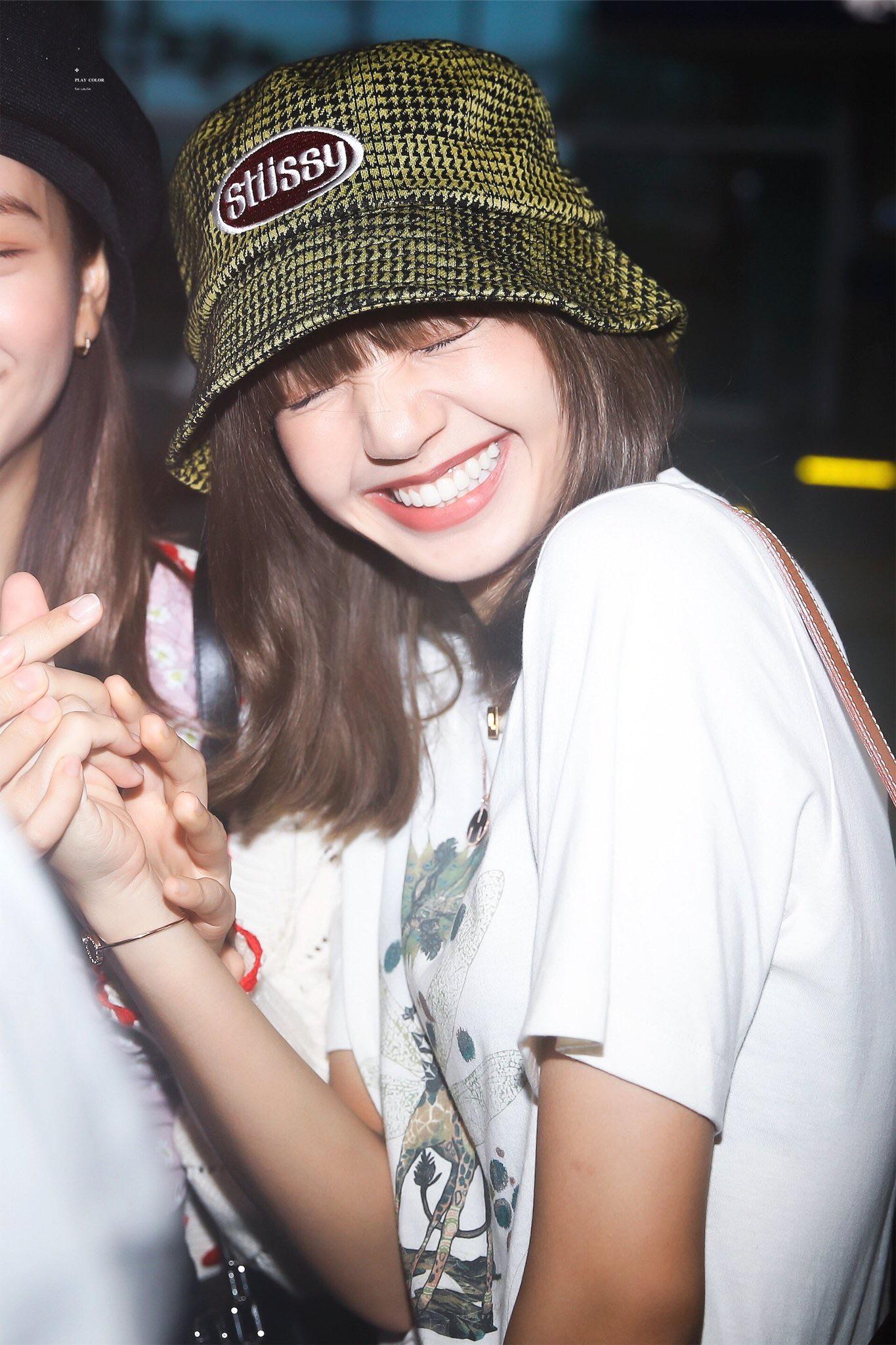 190728 Laughing Lisa | Scrolller