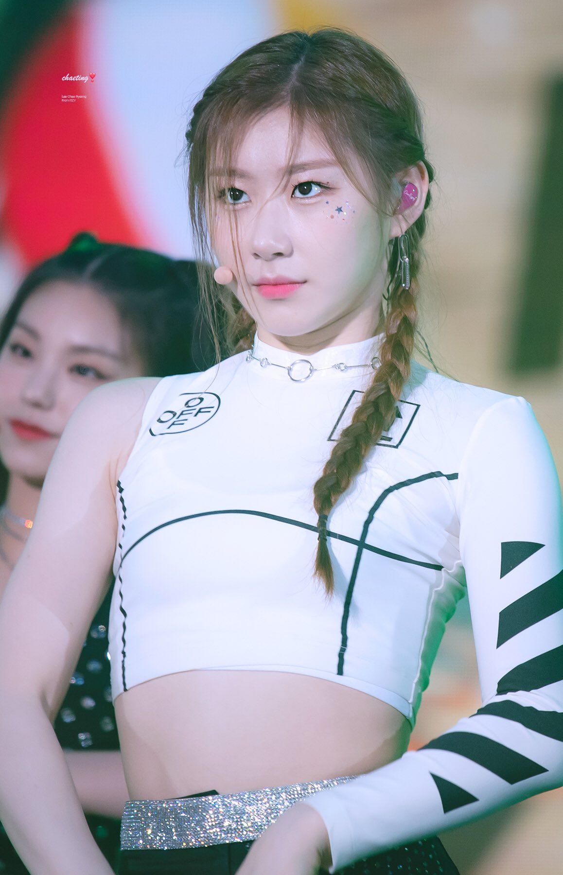 190820 Chaeryeong | Scrolller