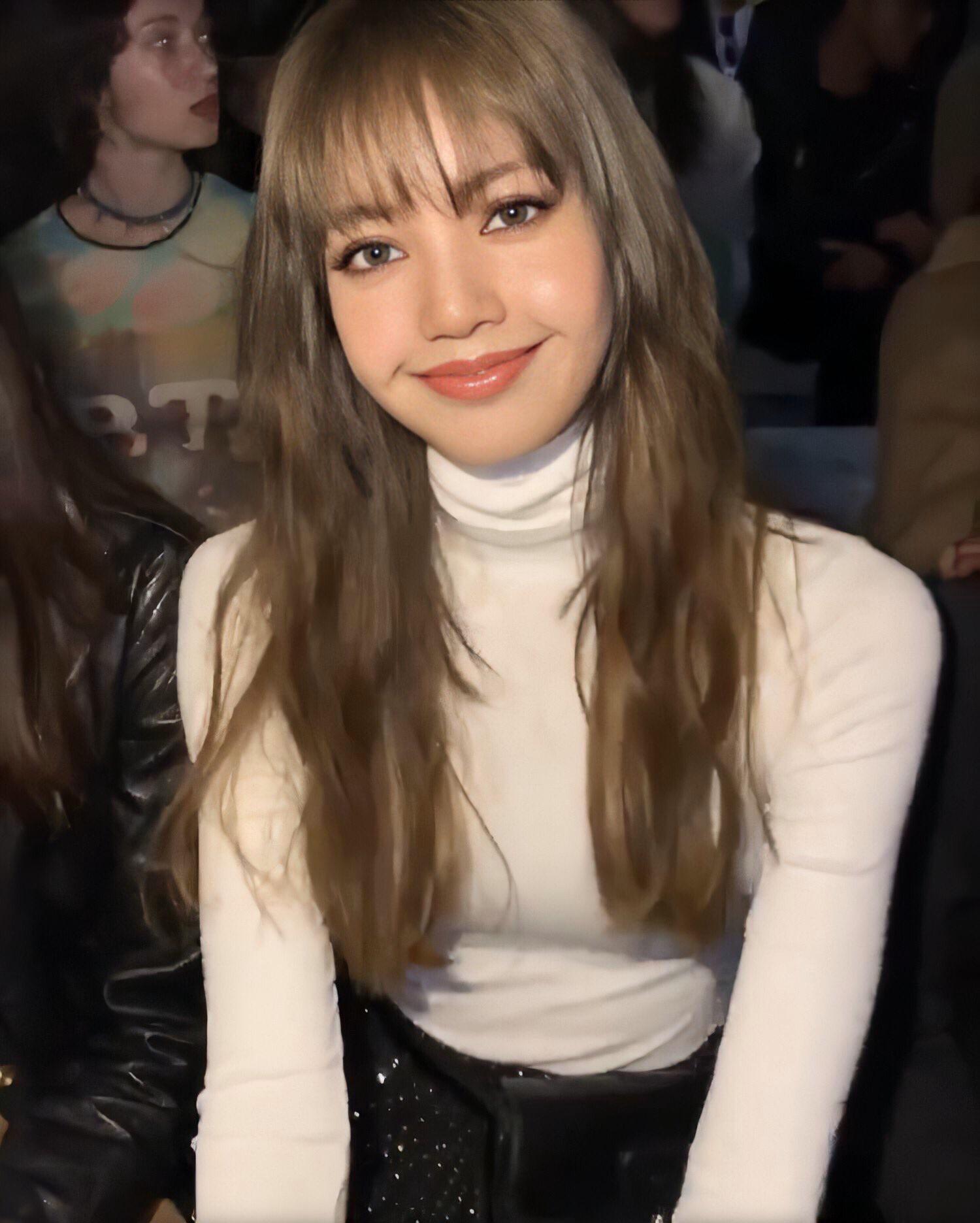 190927 Lisa at the Céline Fashion Show | Scrolller