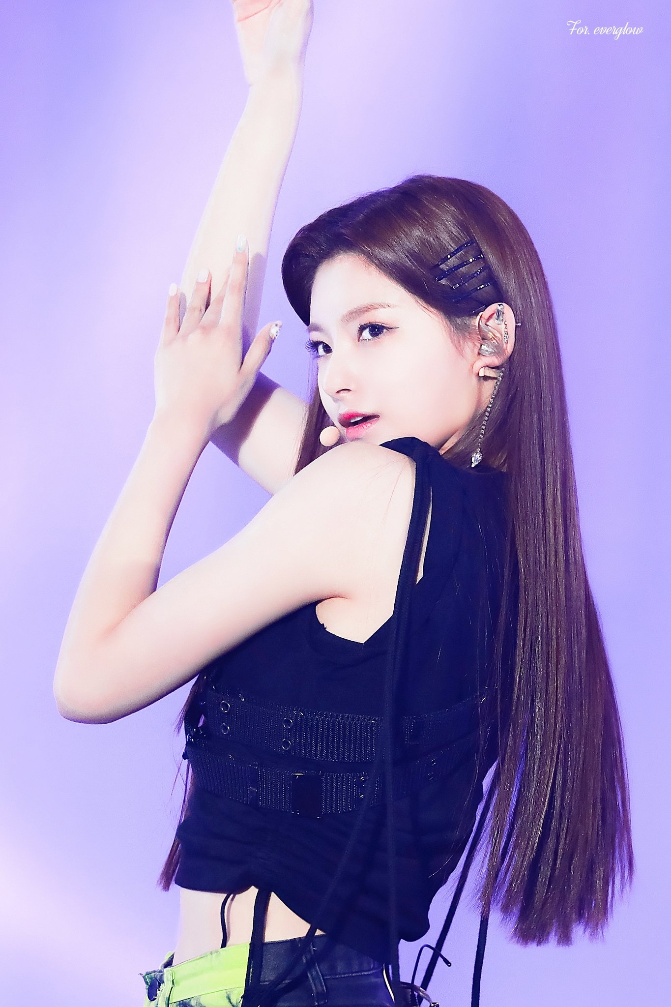 191005 Yiren | Scrolller