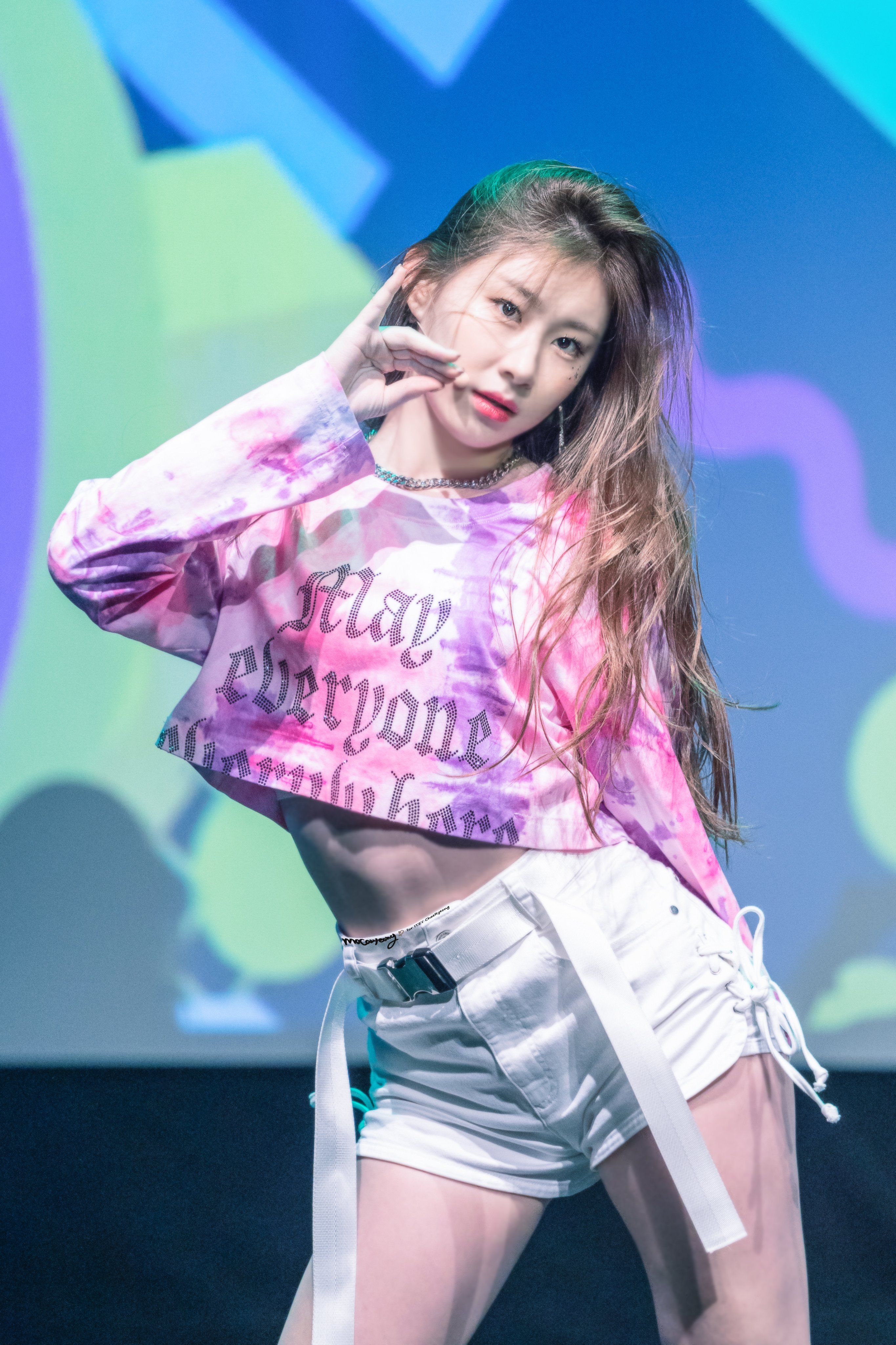 191018 Chaeryeong | Scrolller